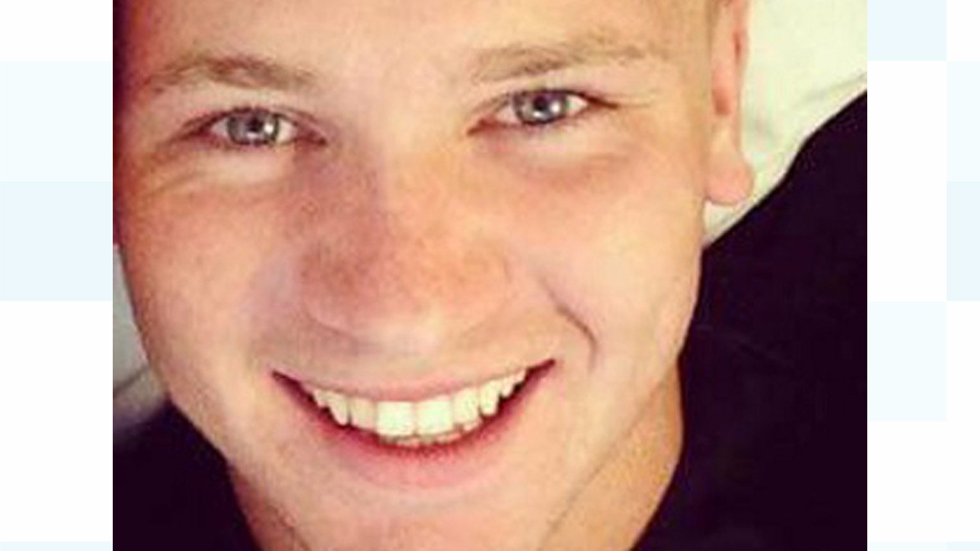 Search widens for missing RAF serviceman as mother fears kidnap | ITV News