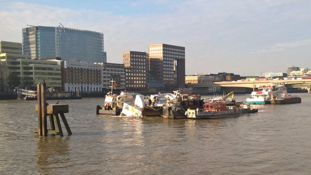 Sinking 40-tonne party boat made stable on Thames | ITV News London