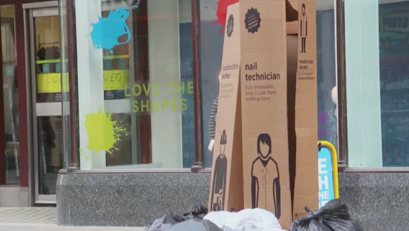 'Human packaging' dropped across Hull | ITV News Calendar