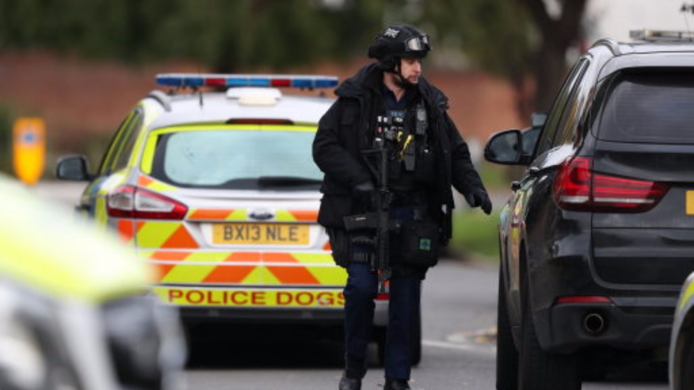 Armed police in Northolt stand-off for second night | ITV News London