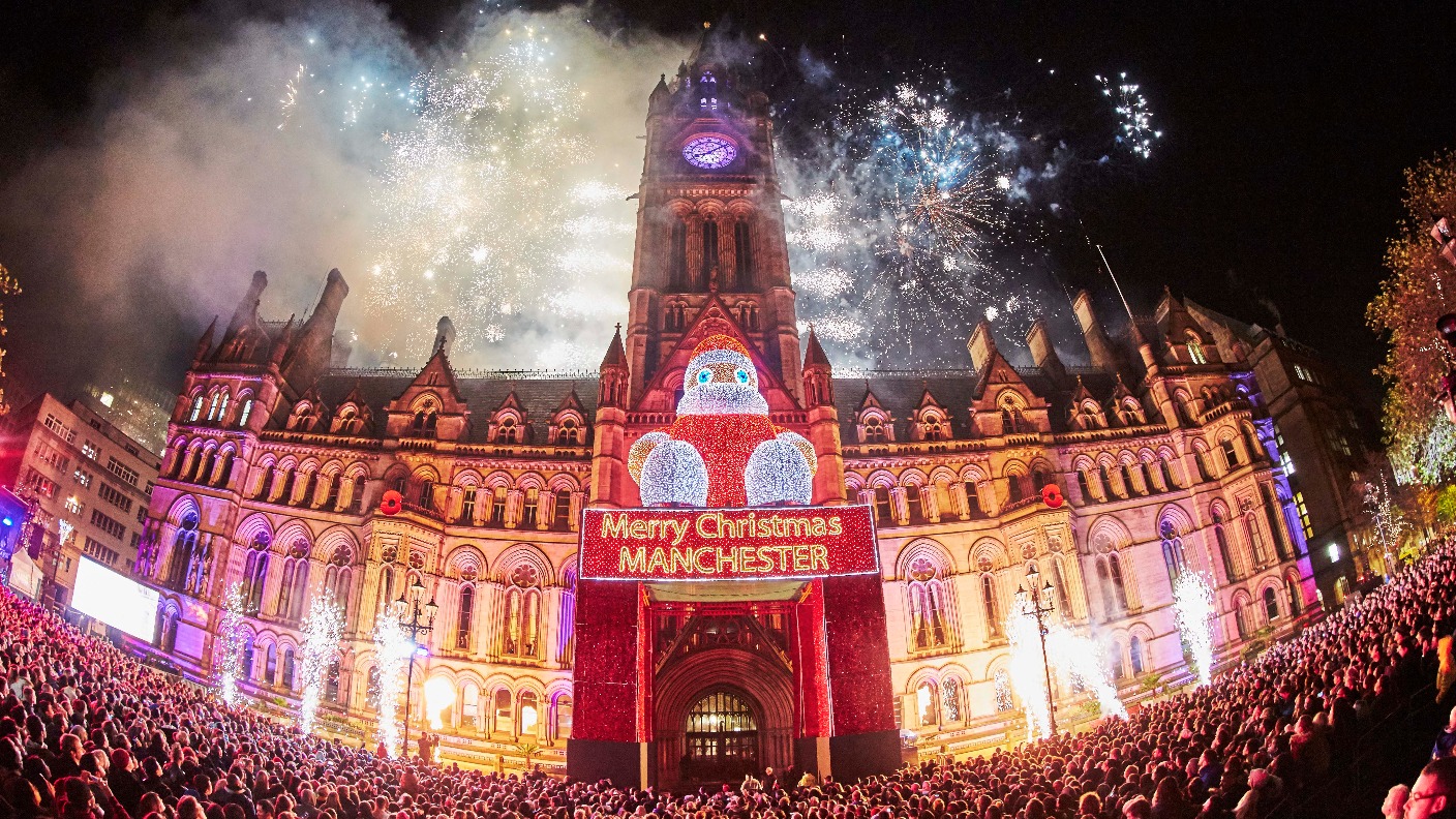 Manchester's famous Santa returns this weekend | ITV News Granada