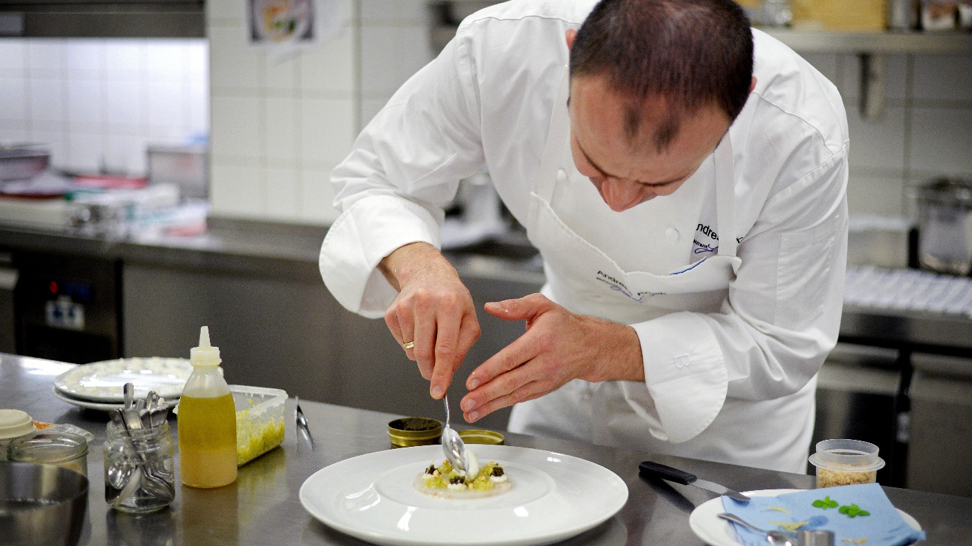 Recruitment agencies fear chef shortage over Christmas | ITV News