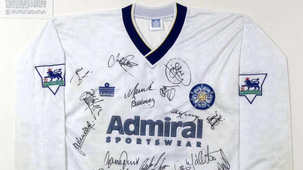 Shirt worn by Leeds legend Gordon Strachan to go under the hammer | ITV ...