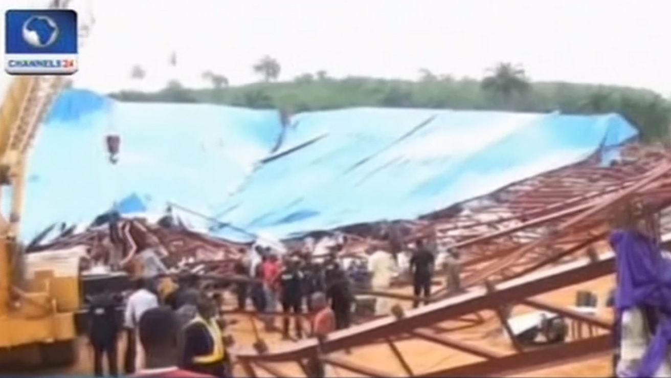 Church roof collapses on worshippers in Nigeria killing 60 | ITV News