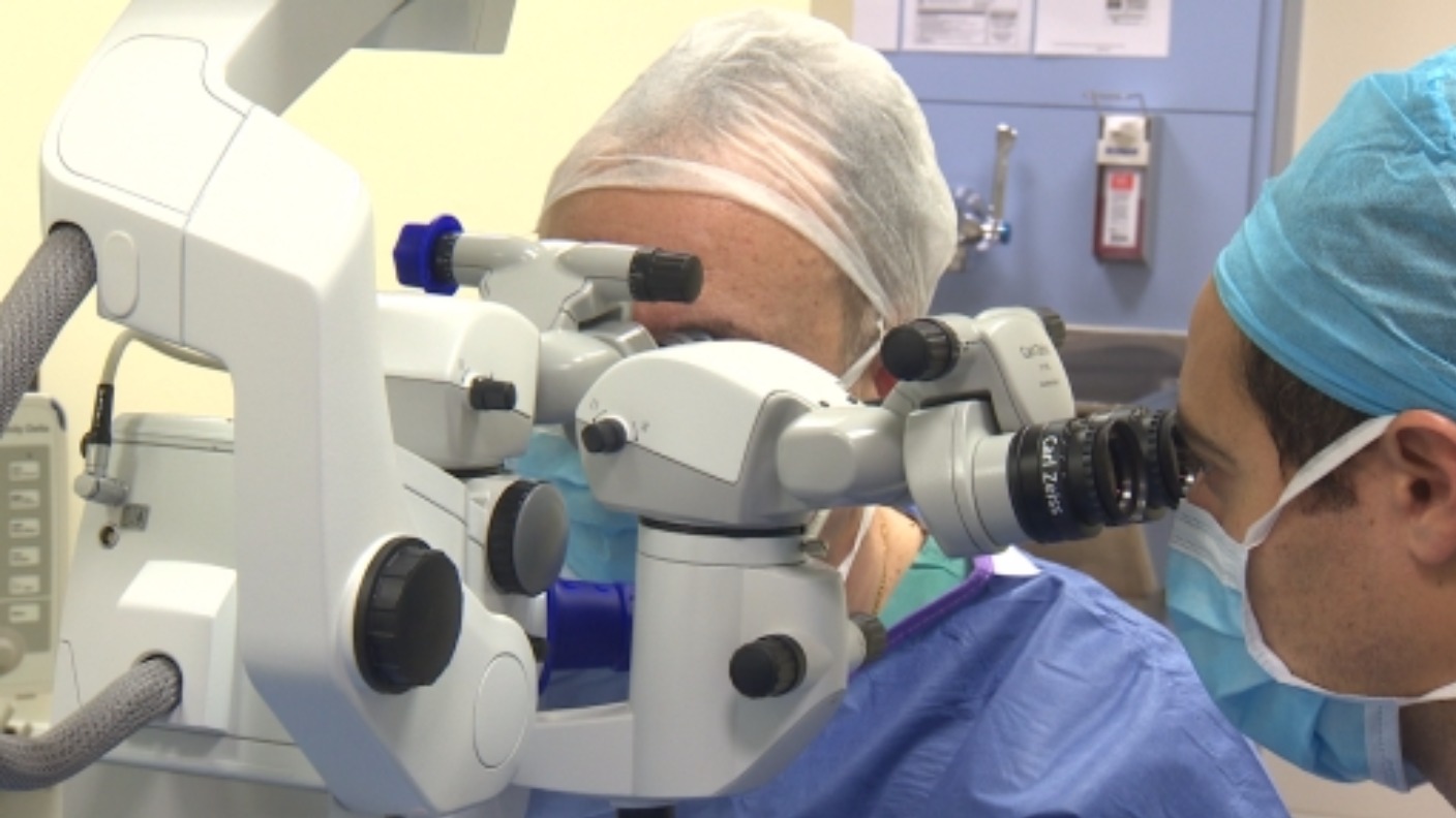 Cutting-edge cataract robot in action | ITV News West Country