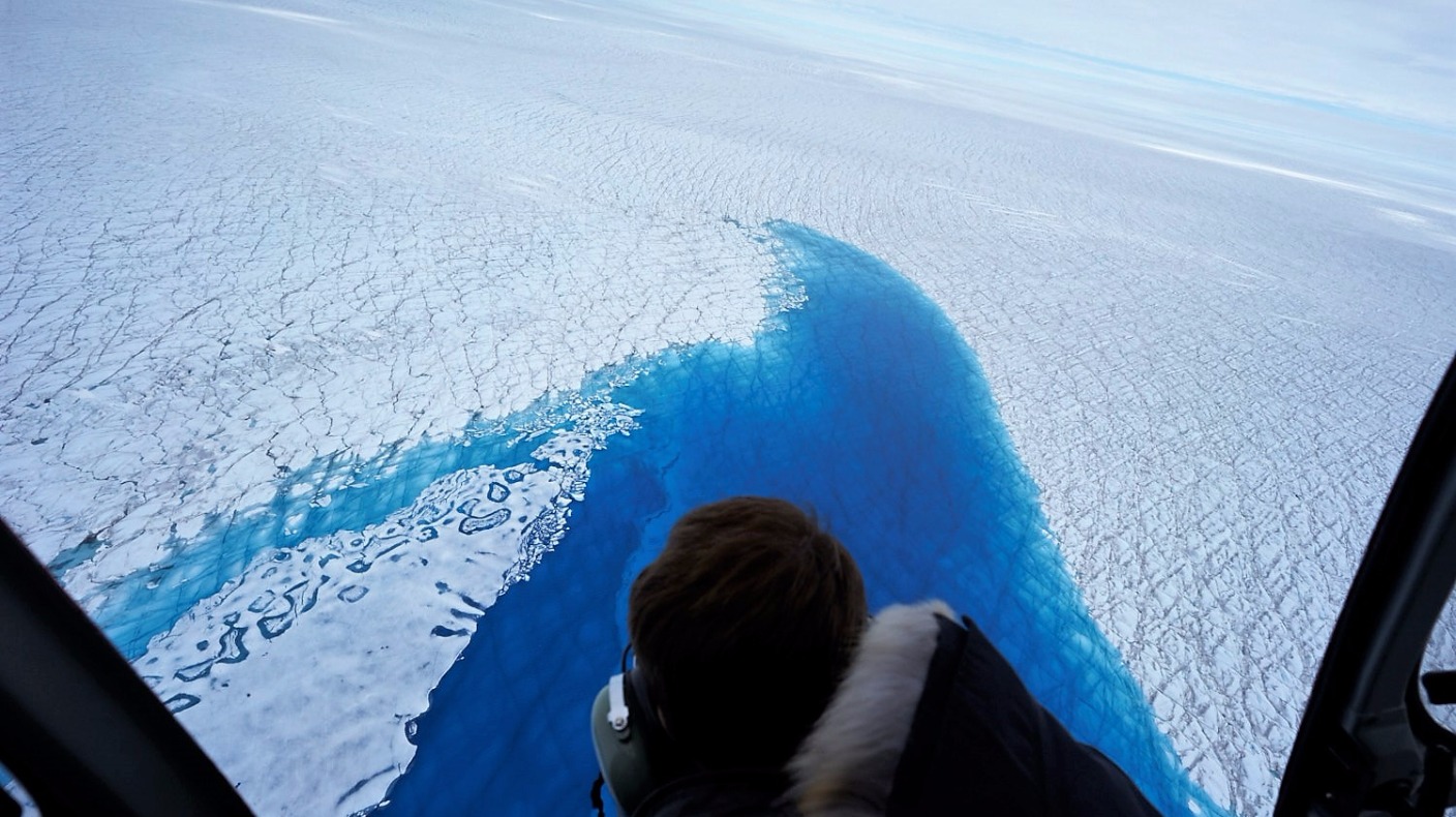 Aerial photographer flies over vast ice sheet to take breathtaking ...