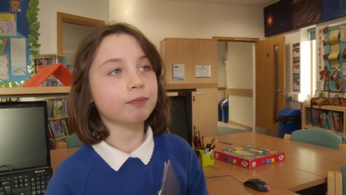Schoolgirl, 8, leads campaign to save Plymouth libraries | ITV News West Country