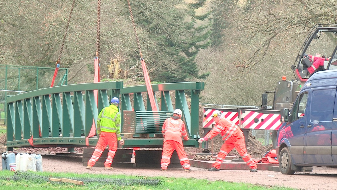 Bridge lifted into place as part of £3.64m Hawick regeneration | ITV ...