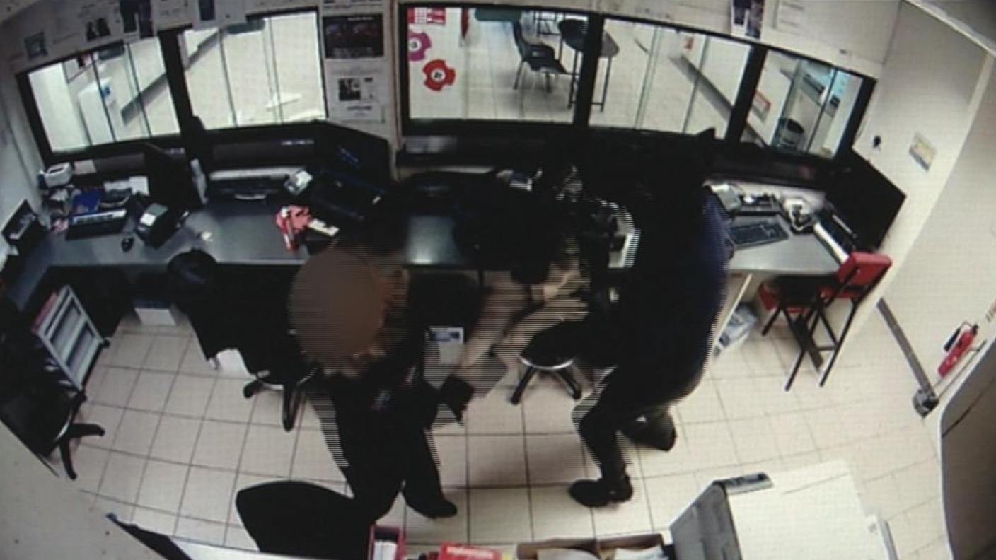 EXCLUSIVE: Footage shows stun gun attack on woman during robbery at ...