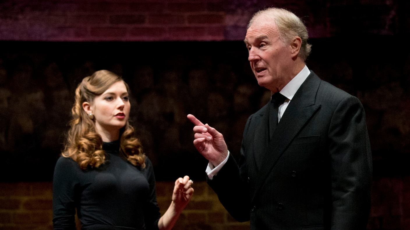 Actor Tim Pigott-Smith dies at age 70 | ITV News