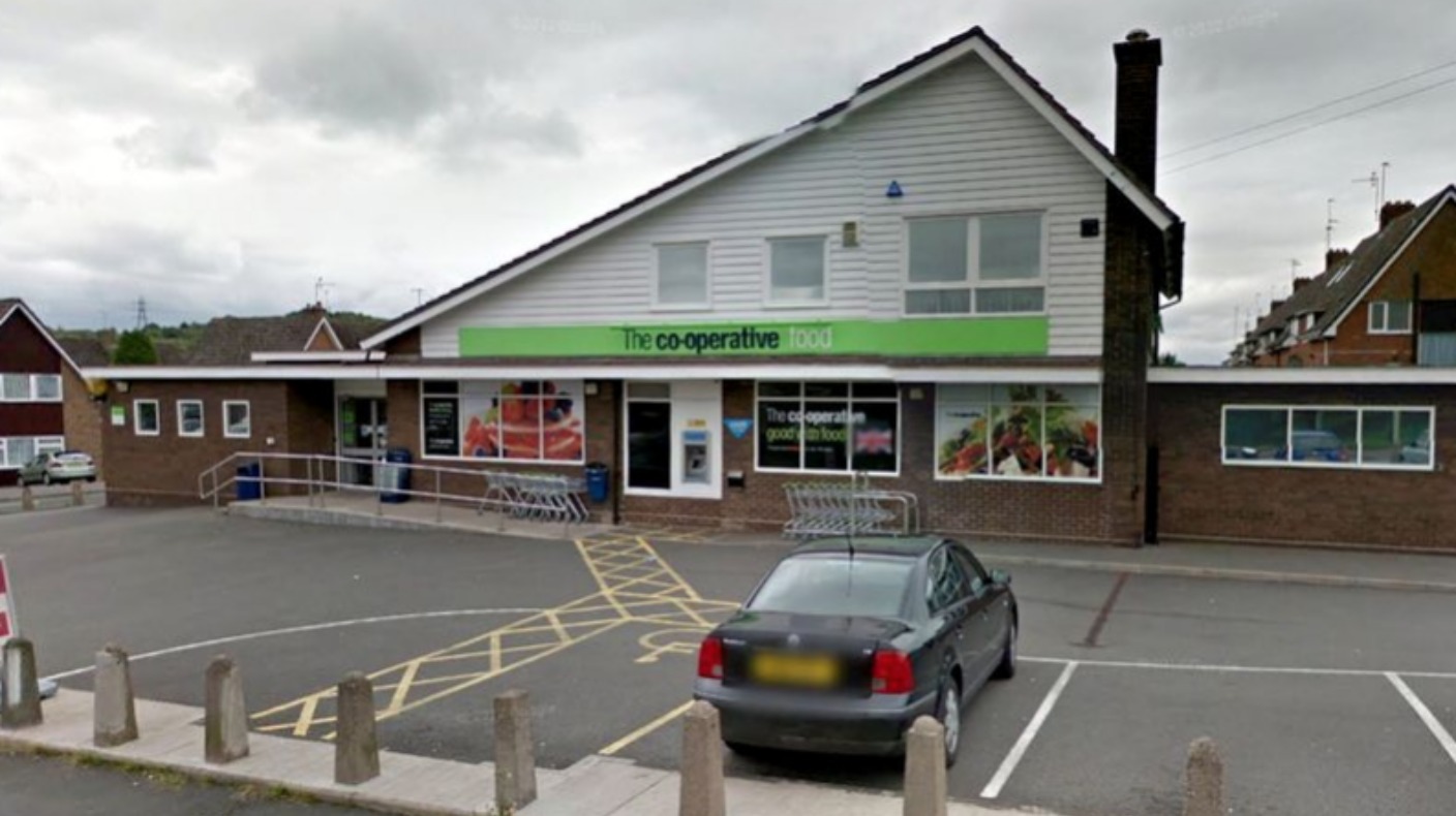 Five Teenagers Arrested After Armed Robbery Itv News Central