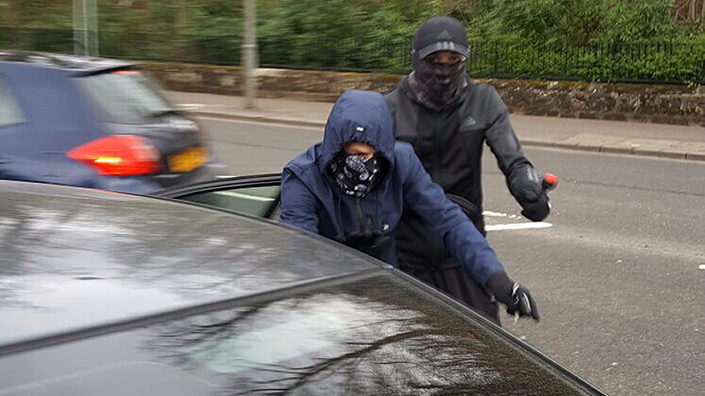 Elderly robbery victim tells of moment masked men burst into her home ...