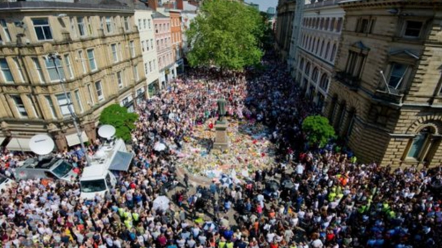 Incredible scenes as people gather to remember those lost in Monday's ...