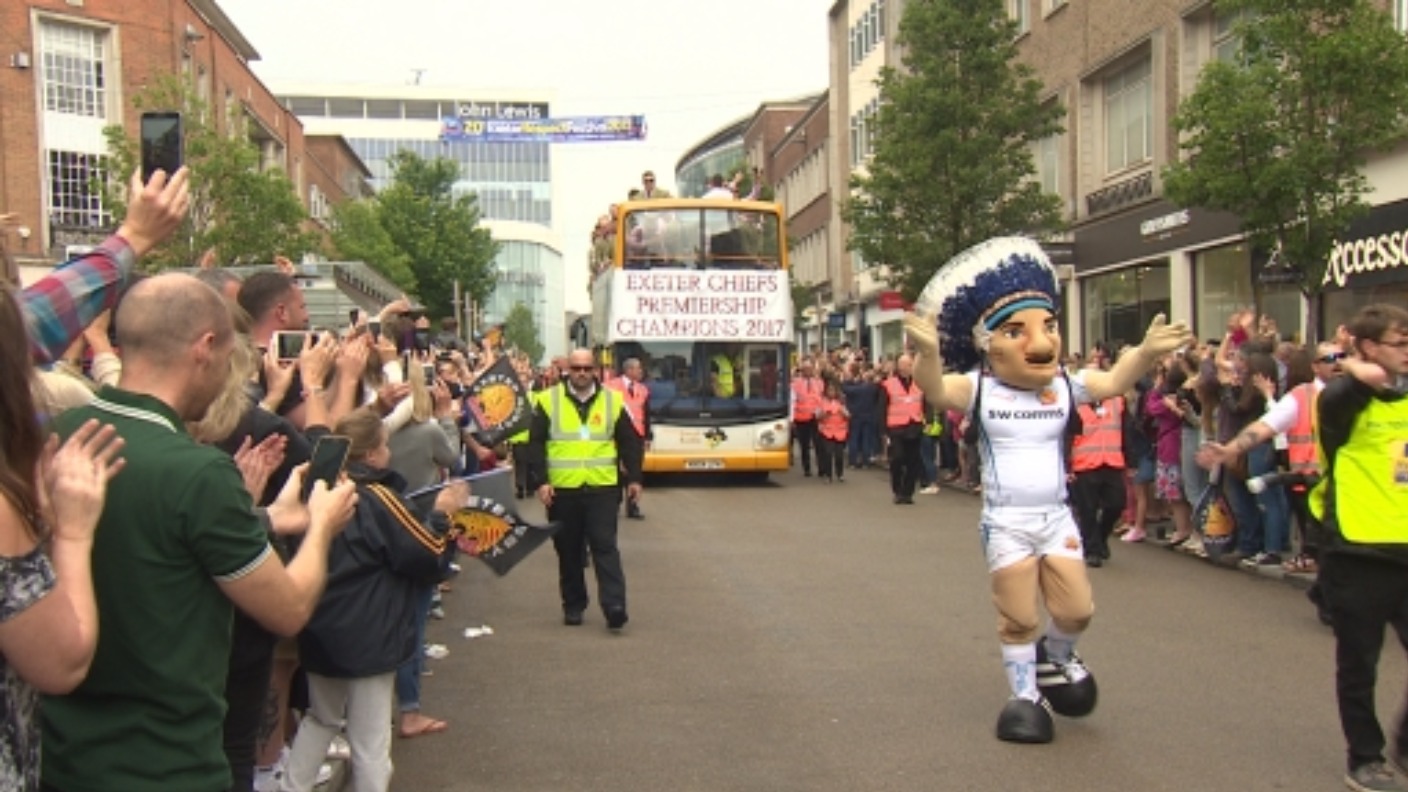 Thousands turn out to celebrate Exeter Chief's title win | ITV News ...