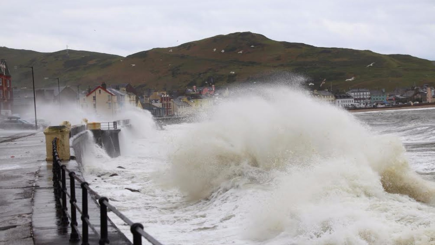 Wind warning across the north west | ITV News Granada