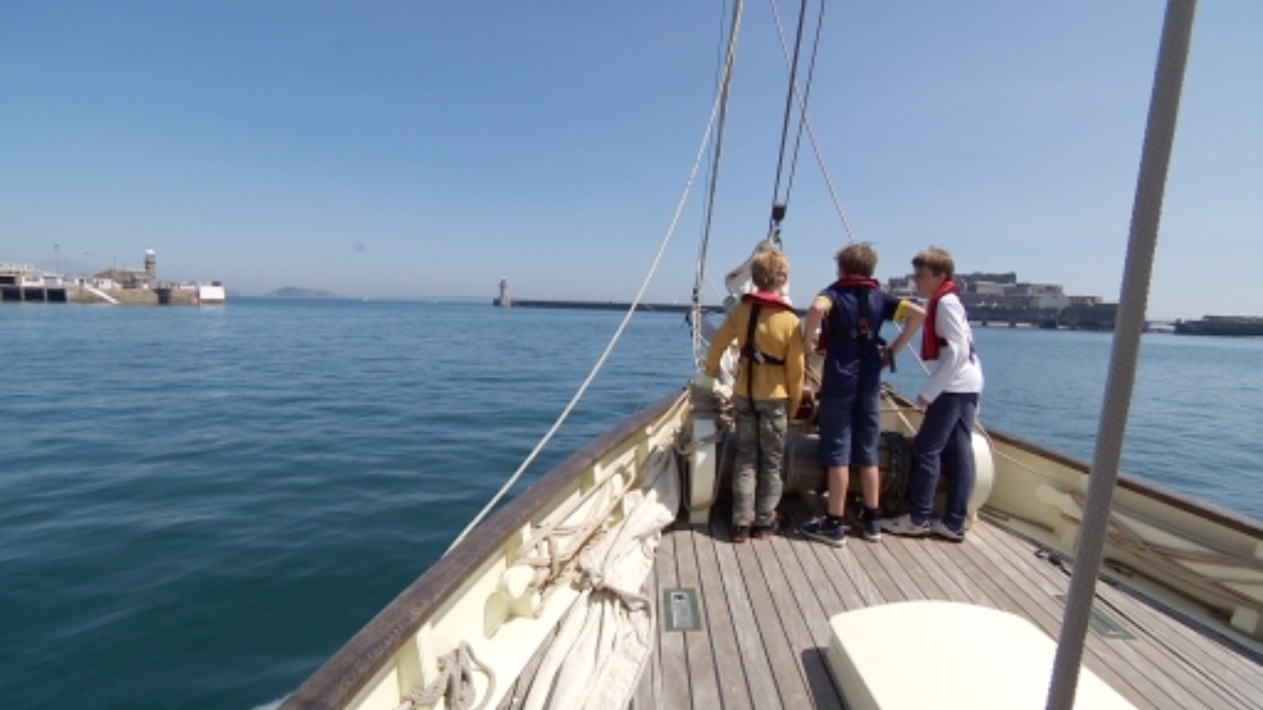Children climb aboard to learn sailing skills | ITV News Channel