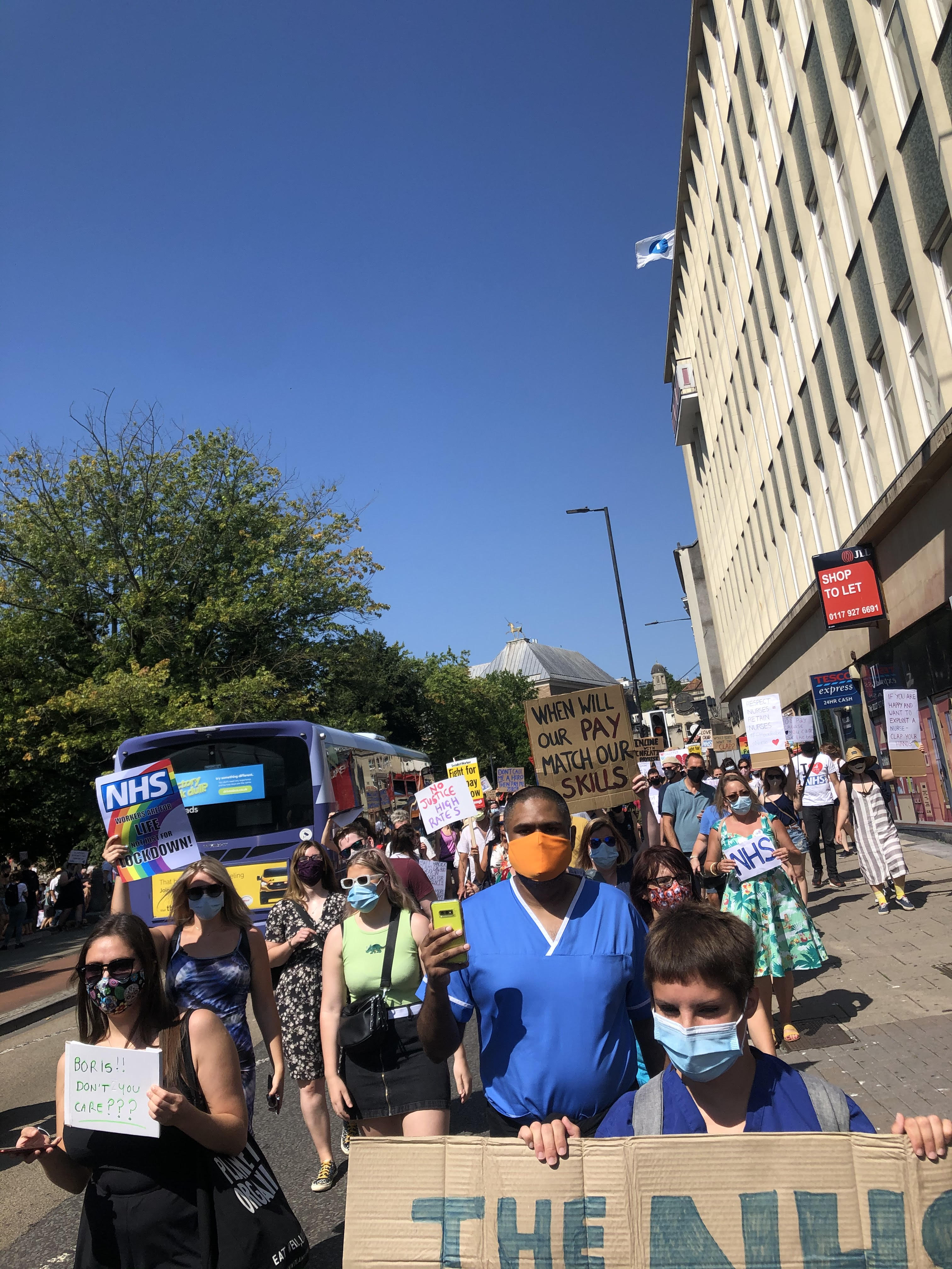NHS staff and supporters in Bristol take to the streets in pay rise ...