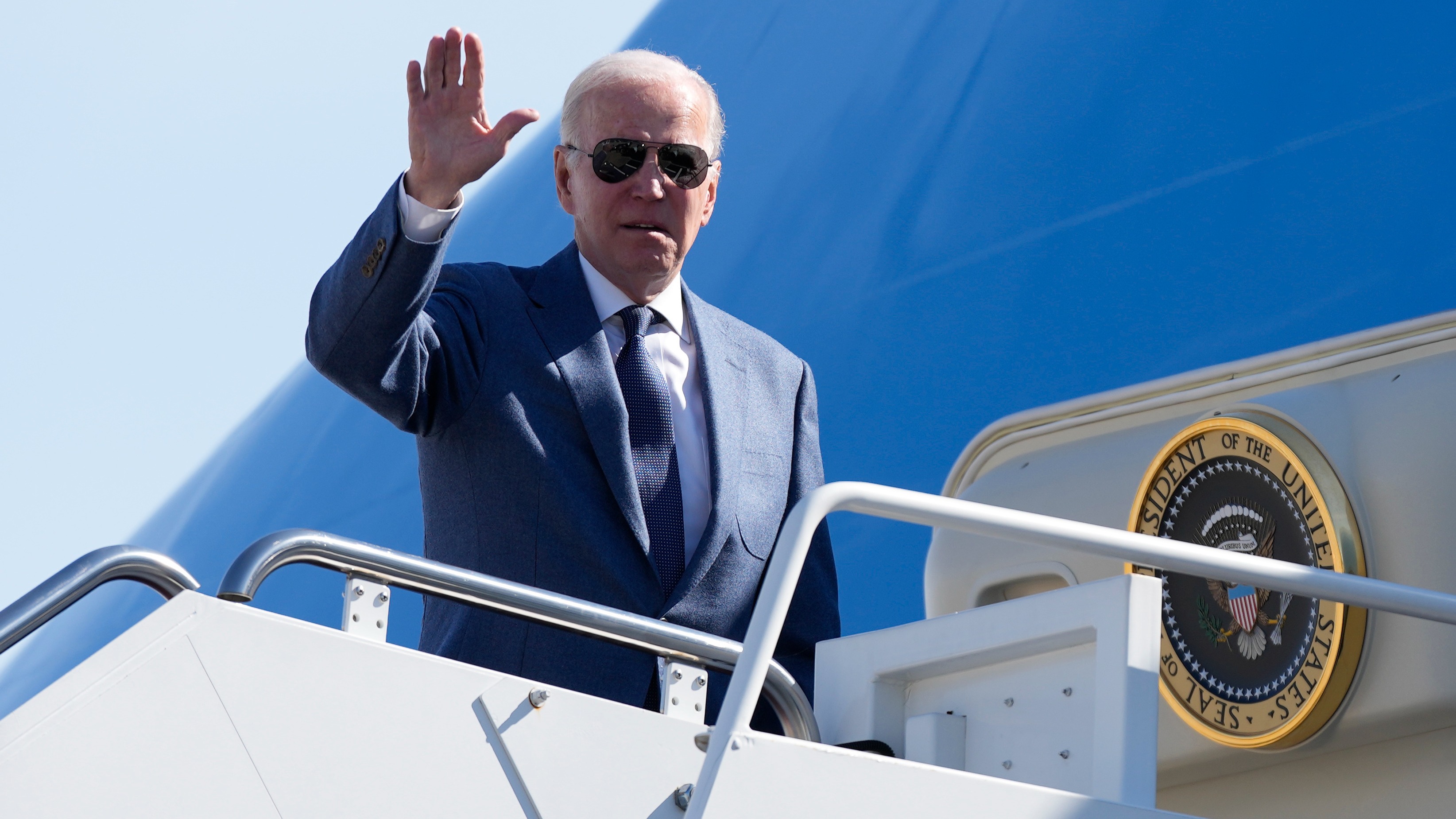 President Joe Biden leaves US ahead of visit to Belfast | UTV | ITV News