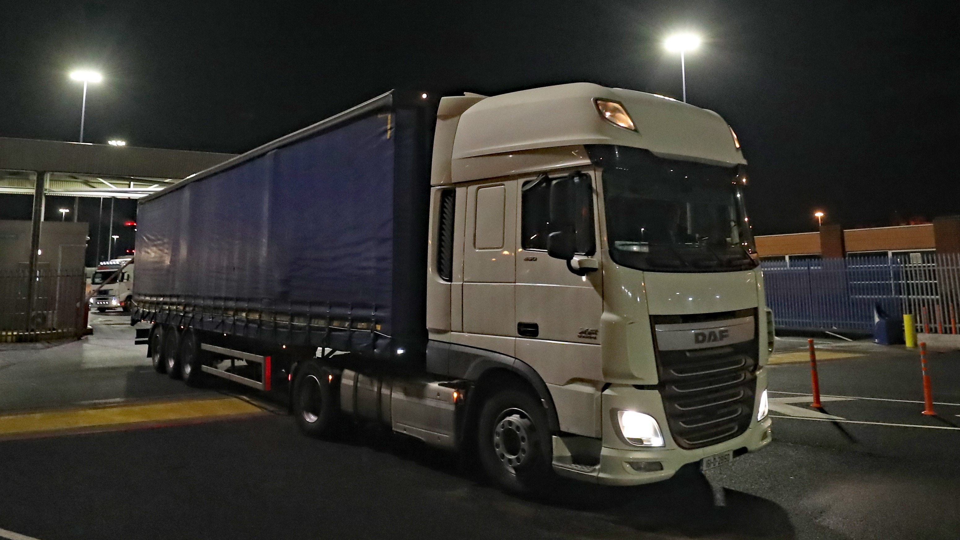 Brexit: 'Plans are in place' to minimise port delays as first lorries ...