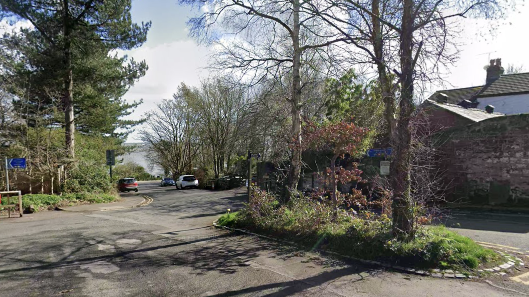 Girl, 4, injured after empty vehicle ‘rolls over her’ in Eastham Woods ...