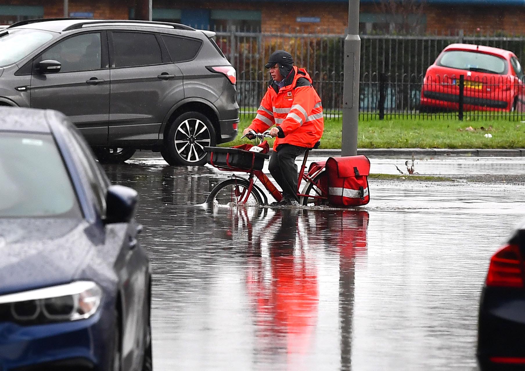 Flooding closes Merseyside roads after deluge of heavy rain | ITV News ...
