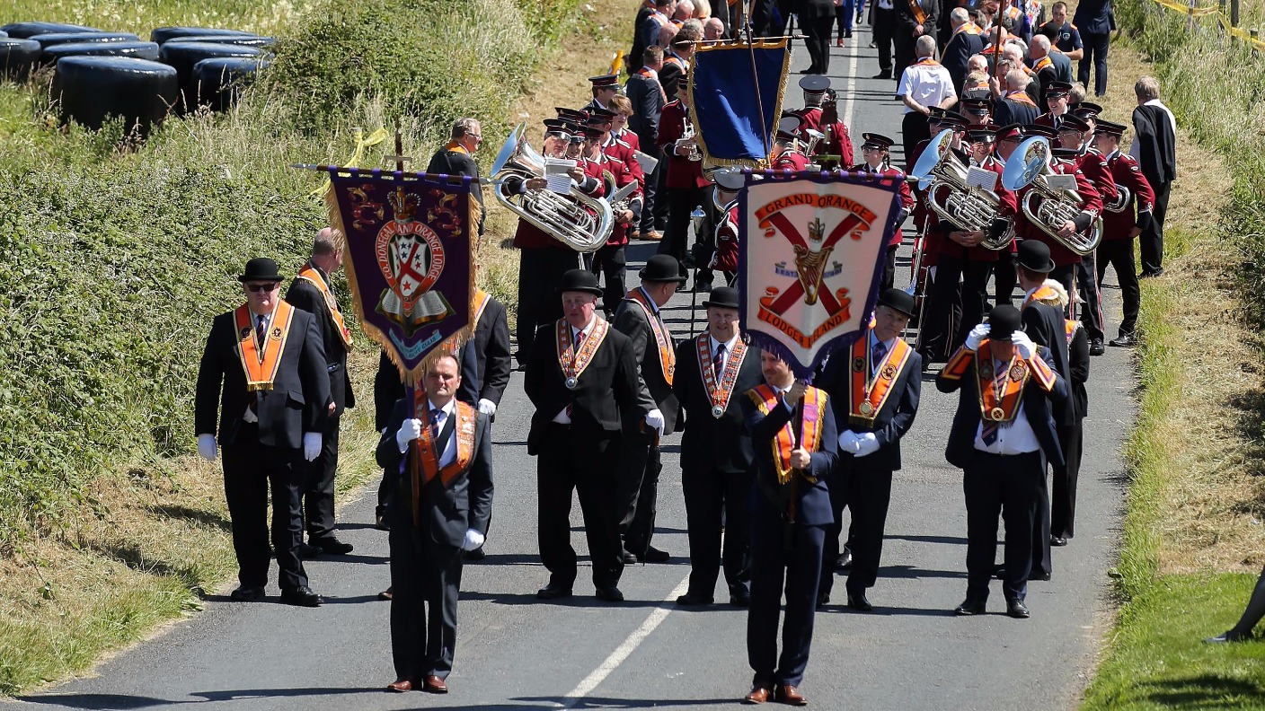 Thousands march in Rossnowlagh parade | UTV | ITV News