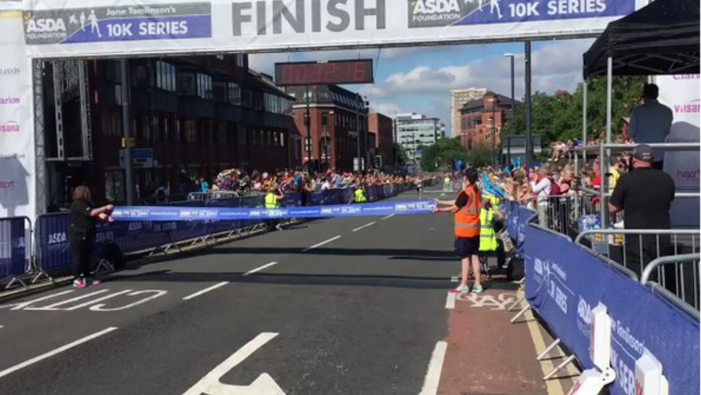 Thousands of runners take part in Leeds 10K | ITV News Calendar