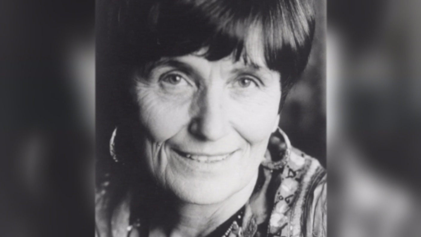 Famous Cumbrian author honoured at Carlisle Library | ITV News Border