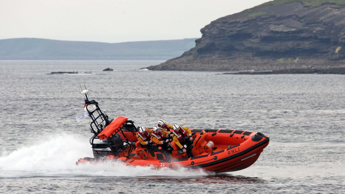 Eight footballers rescued from Co Donegal riptide | UTV | ITV News