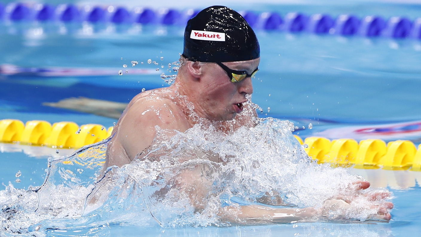 Peaty sets new world record and wins 100m breaststroke | ITV News