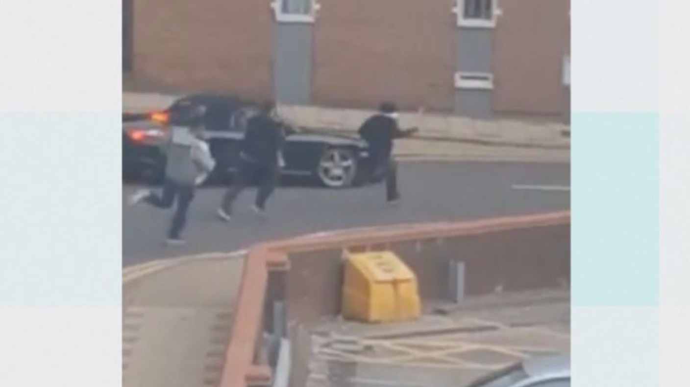 Police officers praised for bravery after chasing man with machete ...