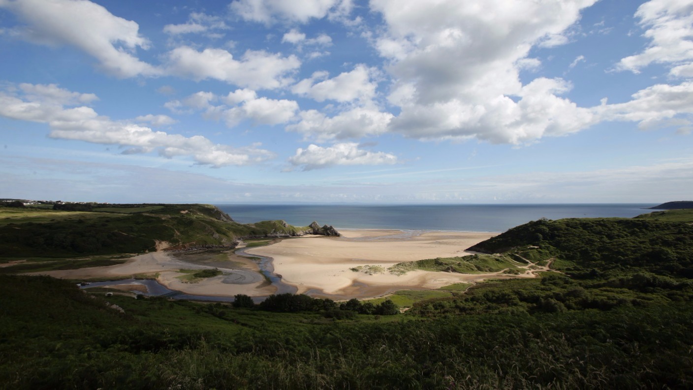 Three-Cliffs Bay named UK's top picnic spot | ITV News Wales