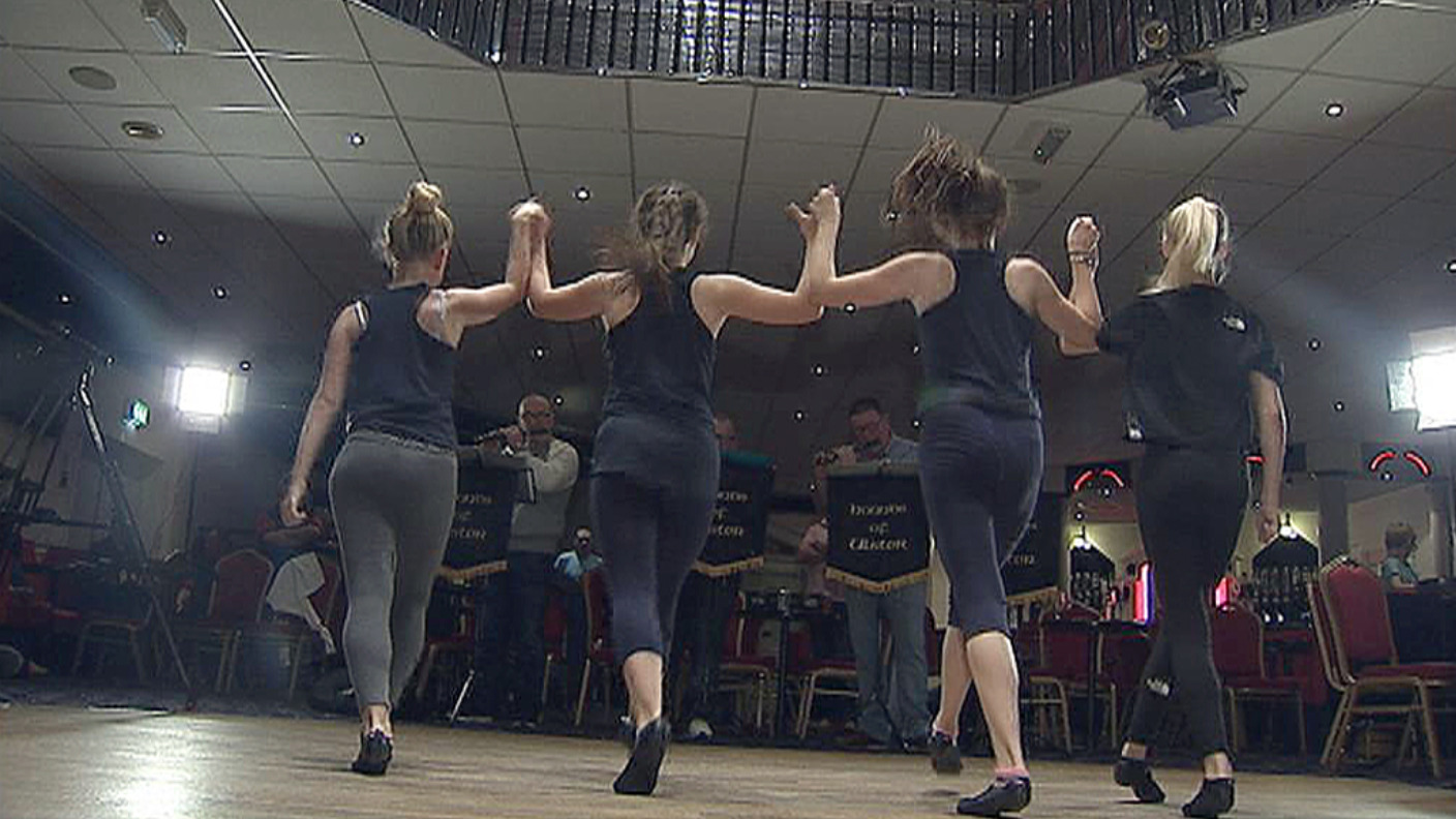 Loyalist musicians and Irish dancers performing together at Croke Park ...
