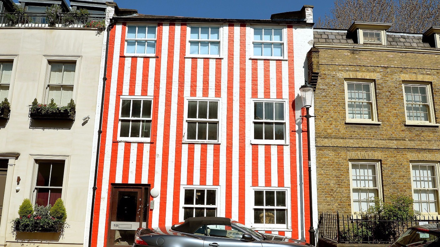 Stripey house owner gets green light to demolish it | ITV News London