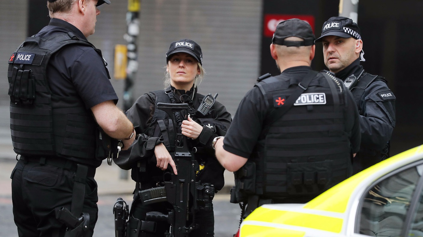 Third of police say they want to be armed with guns | ITV News