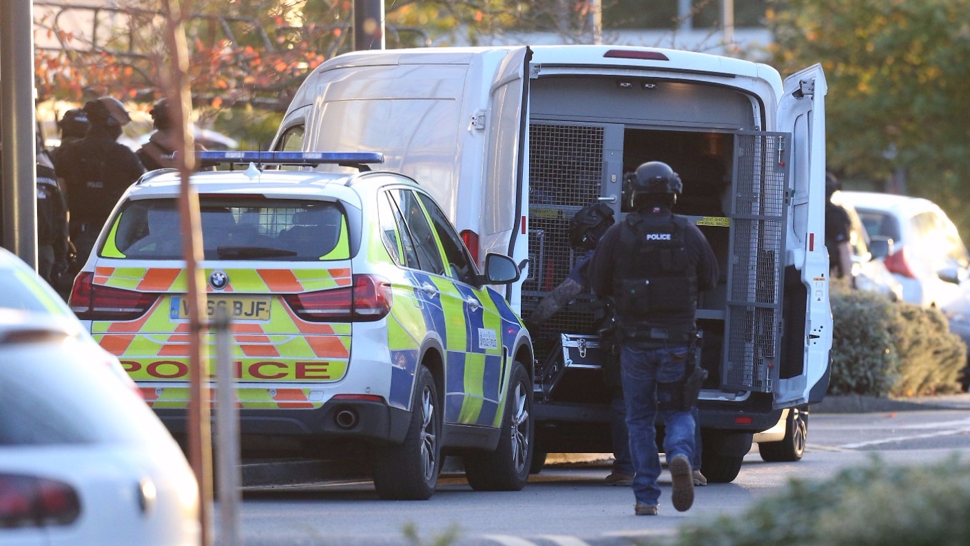 Man arrested and hostages freed following armed siege at Nuneaton ...