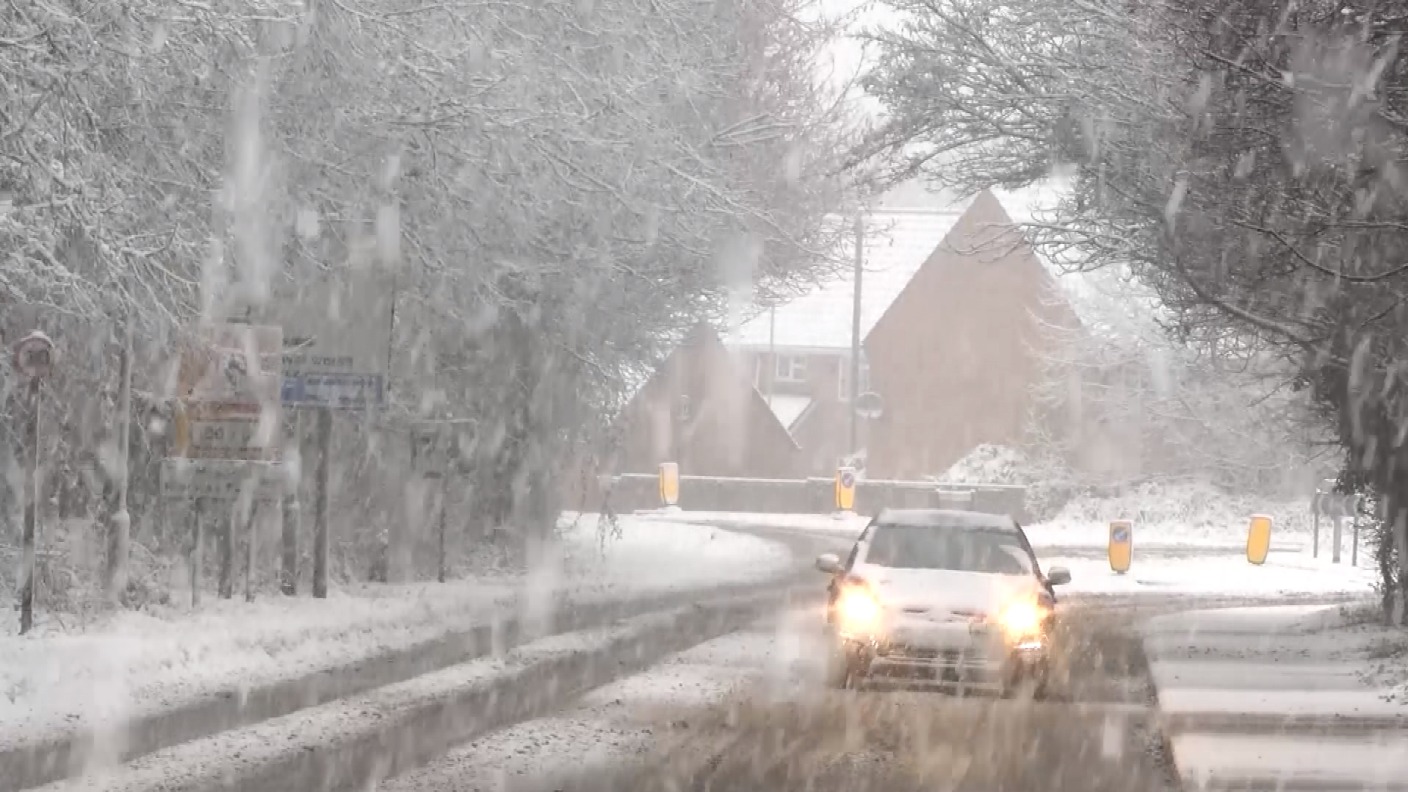 Snow causes travel problems and more could be on the way | ITV News Anglia