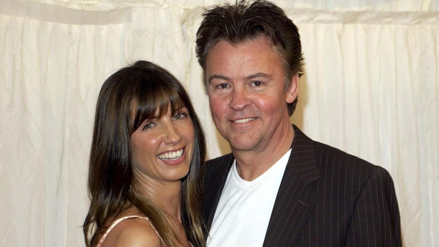 Singer Paul Young's wife Stacey dies after brain cancer battle | ITV News