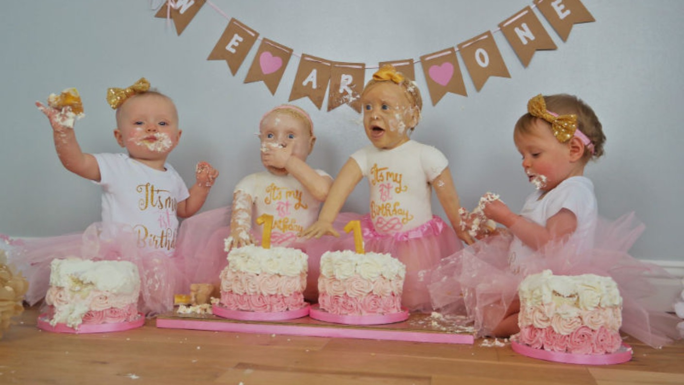 Life-size cakes made for twins' first birthday | ITV News Central