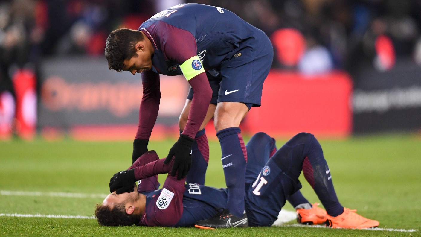 Paris St Germain's Neymar suffers fractured metatarsal and sprained ...