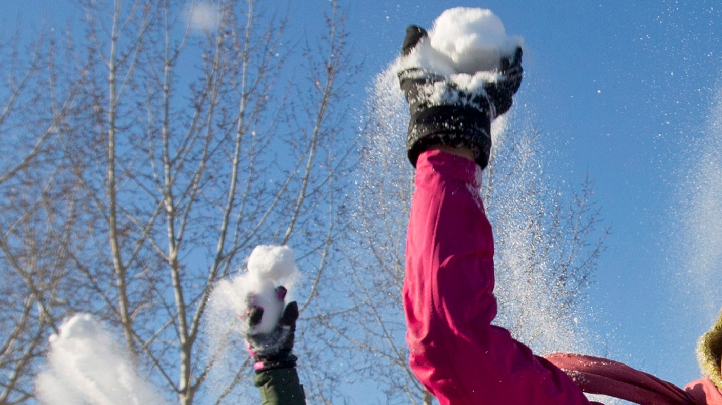 Schoolchildren banned from touching snow over health and safety fears ...