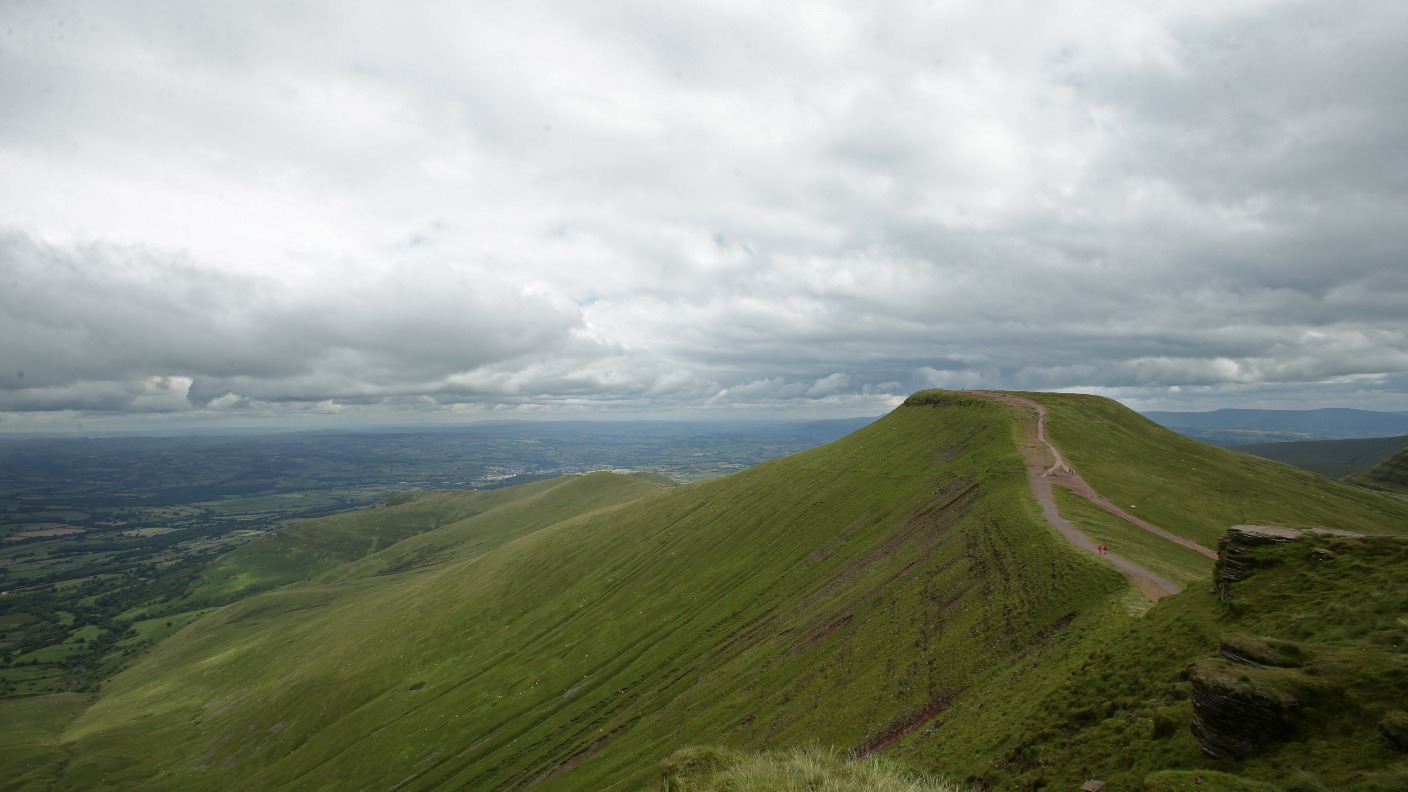 Brecon Beacons named 'Best Destination' in tourism awards | ITV News Wales