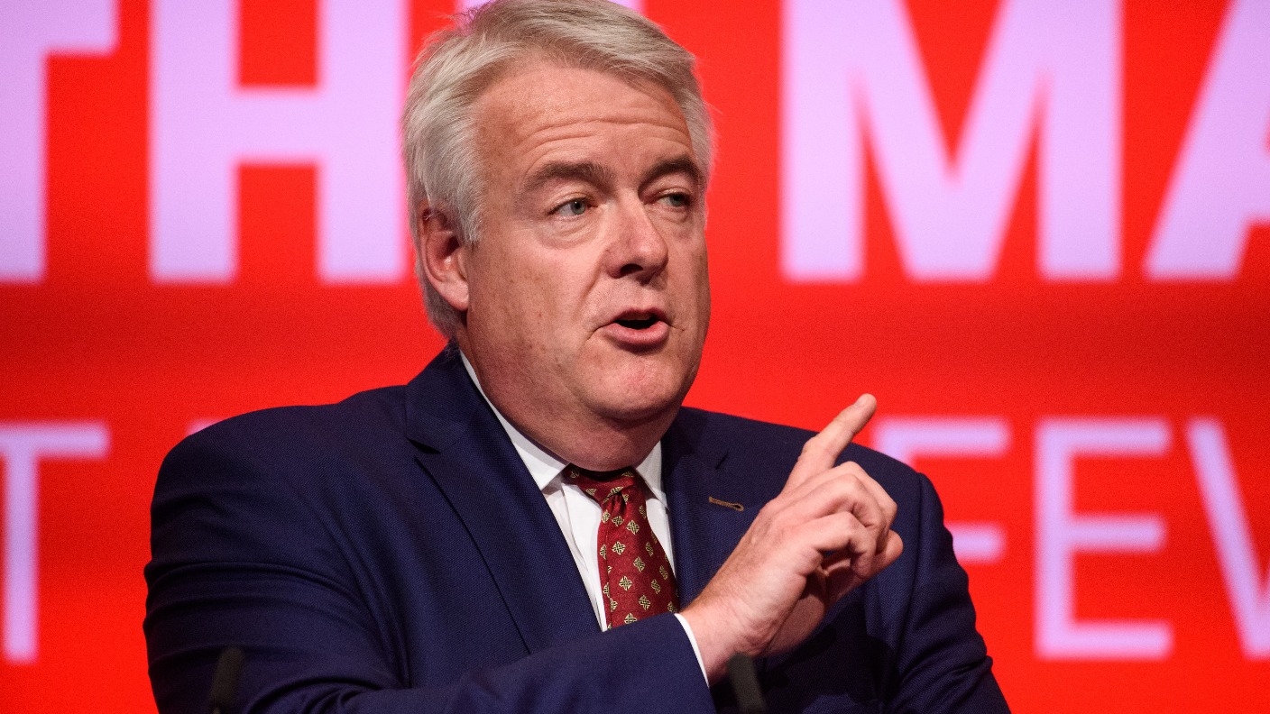 Carwyn Jones speech aims to heal party divisions | ITV News Wales