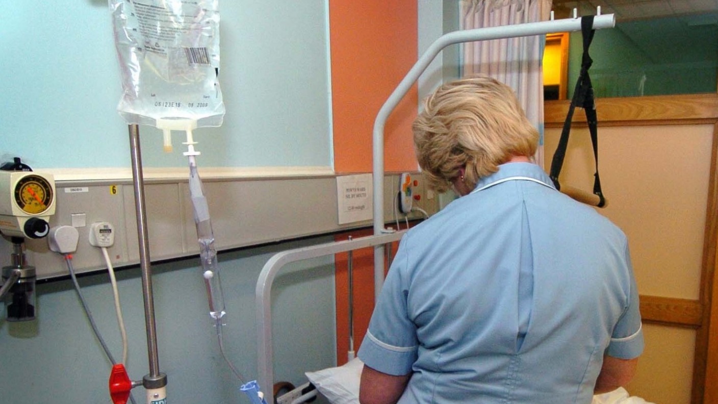 NHS bursary for student nurses and midwives will continue in Wales ...