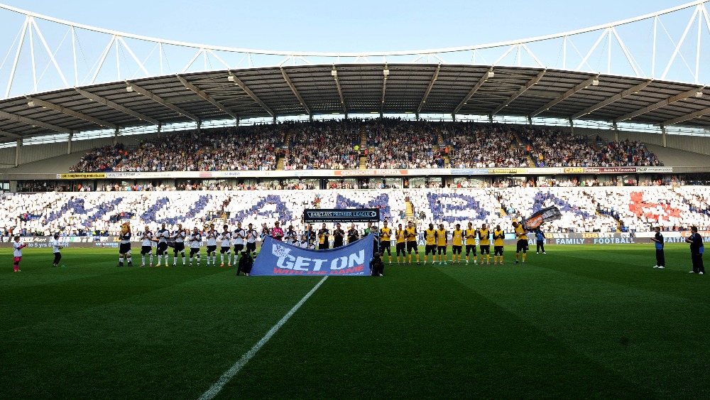 Fans and players across the country show support for Muamba | ITV News