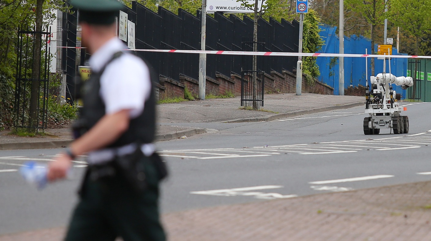 Bomb alert closes Springfield Road in Belfast | UTV | ITV News