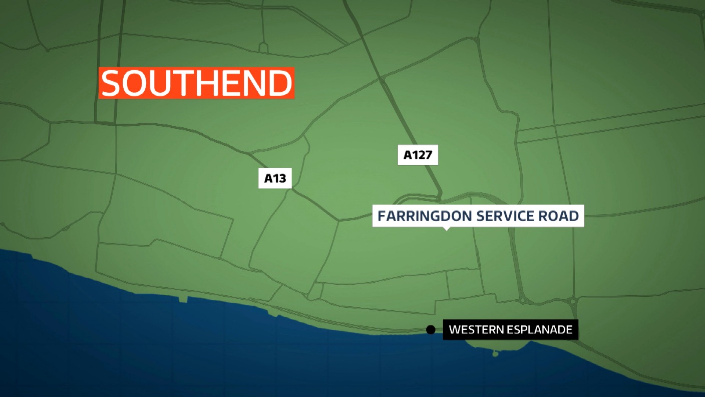 Two teenagers arrested after man stabbed to death during Southend ...