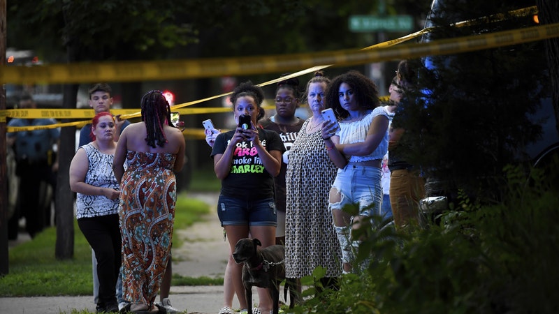 Hundreds demonstrate after black man shot dead by US police | ITV News