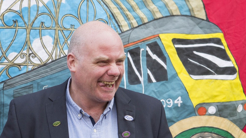 Union leader attacked after counter-protest to Trump and Robinson rally ...