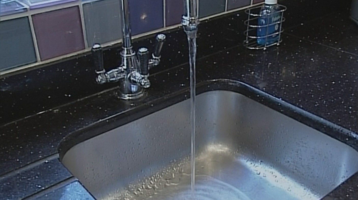 Water supply disruption hits 1,500 Sussex residents | ITV News Meridian